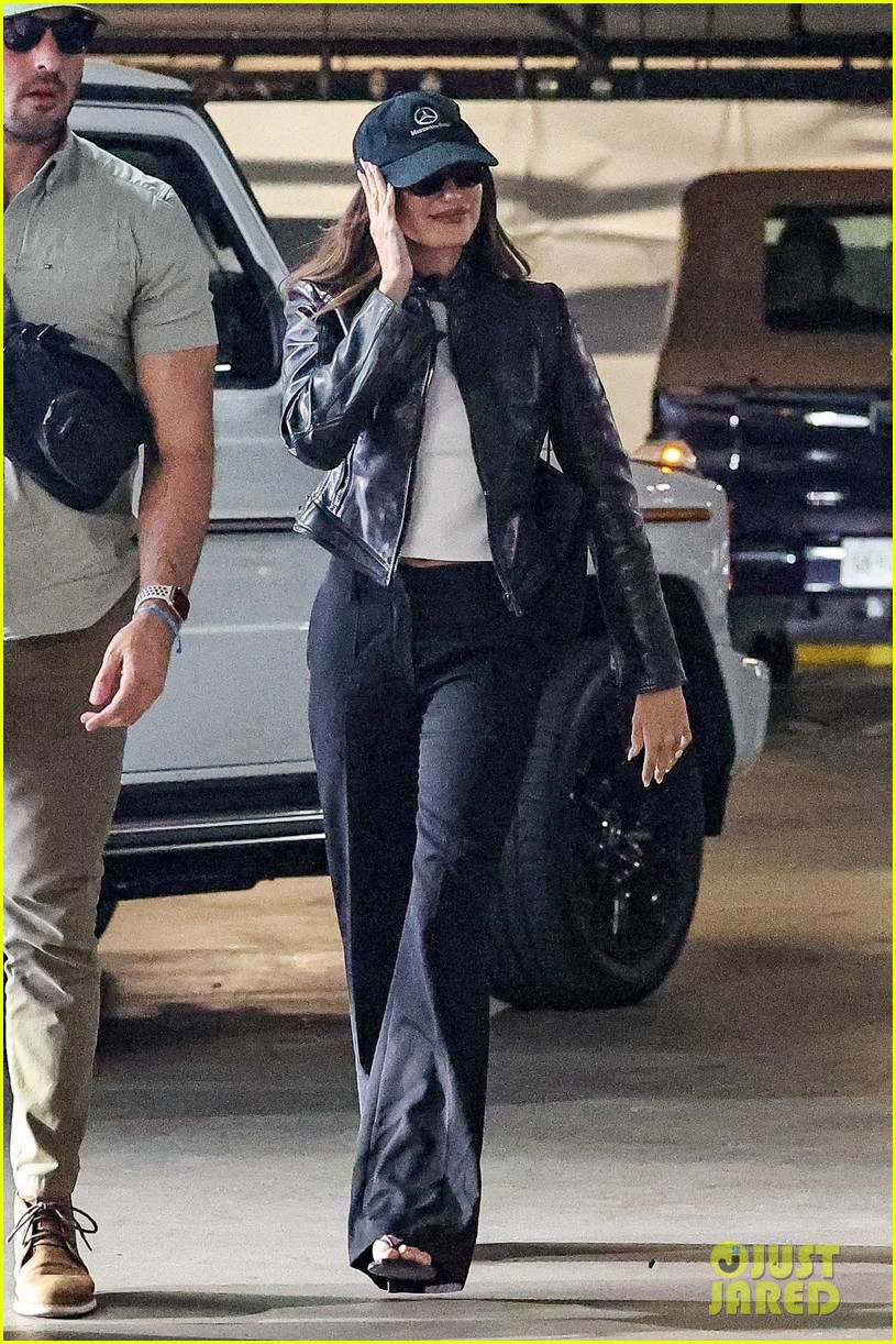 Kendall Jenner & Hailey Bieber Step Out for Dinner at Celeb Hotspot ...