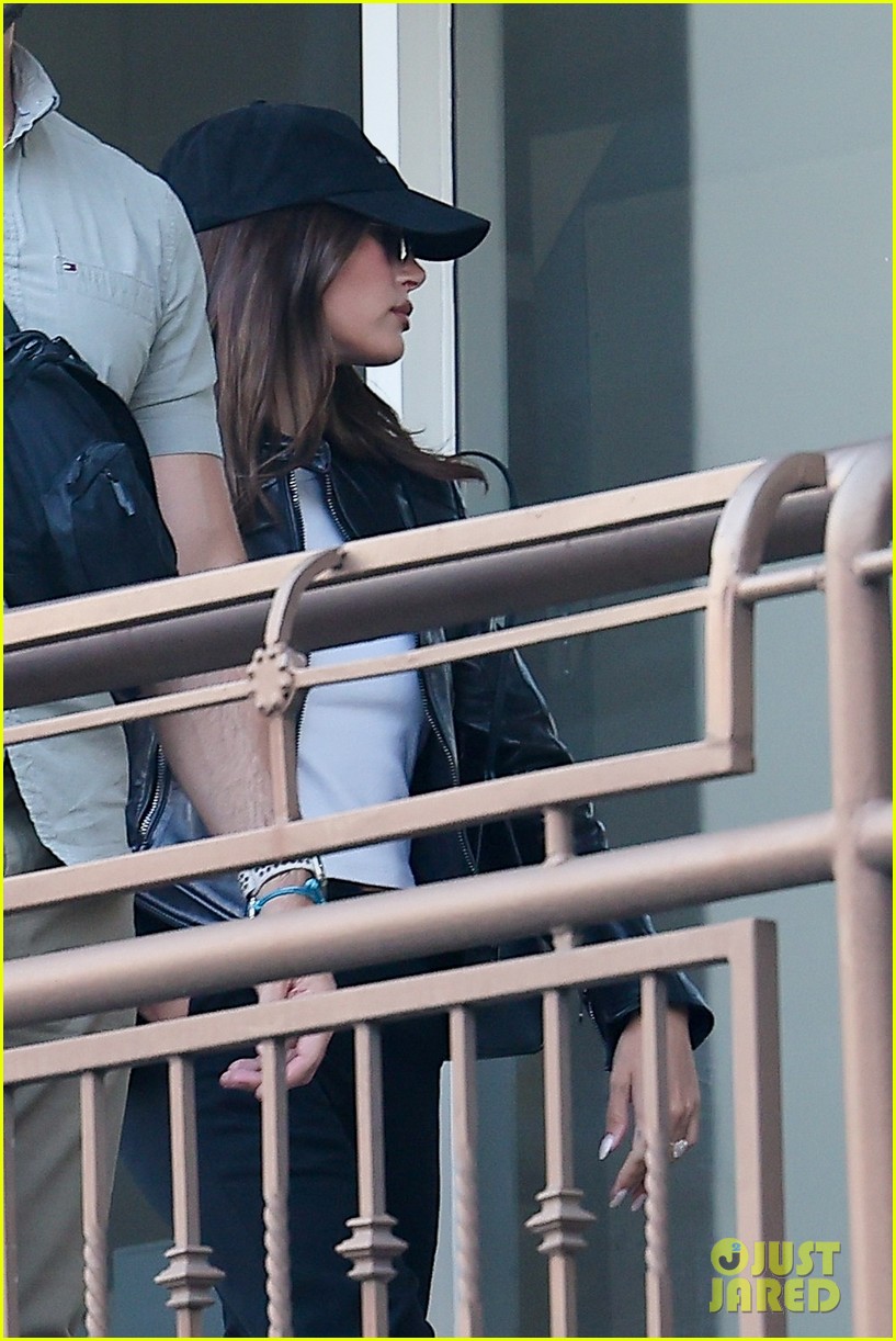 Kendall Jenner & Hailey Bieber Step Out for Dinner at Celeb Hotspot ...