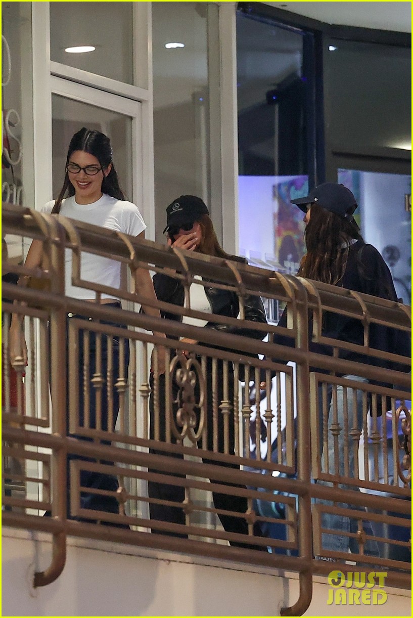 Kendall Jenner & Hailey Bieber Step Out for Dinner at Celeb Hotspot Sushi Park in WeHo: Photo ...