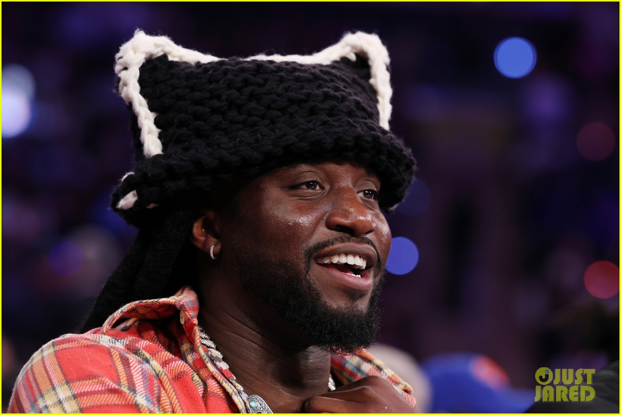 Kylie Jenner Joins Boyfriend Timothee Chalamet at Knicks vs. Pacers ...