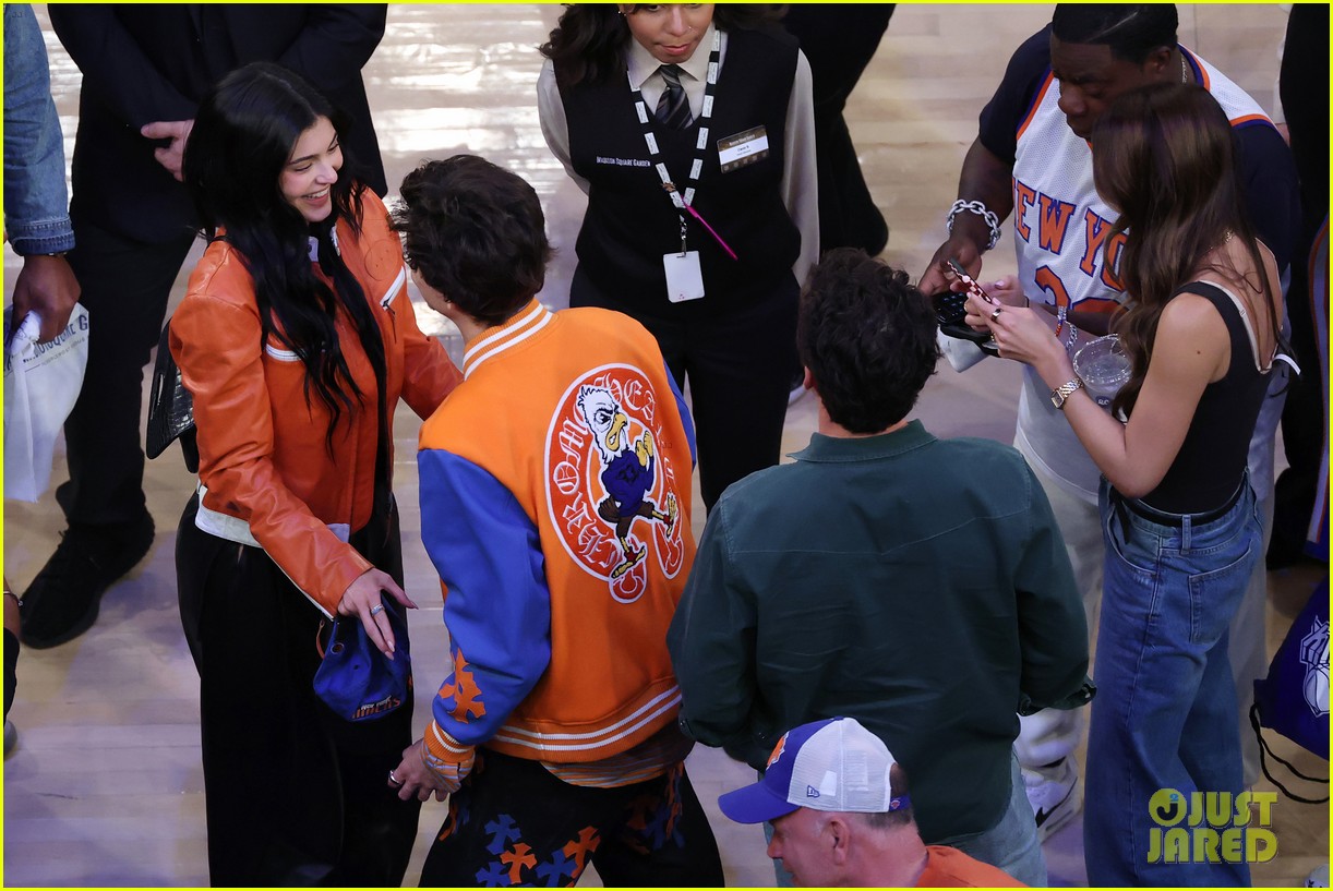Kylie Jenner Joins Boyfriend Timothee Chalamet at Knicks vs. Pacers ...