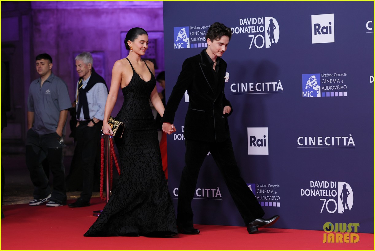 Kylie Jenner & Timothee Chalamet Make Red Carpet Debut as a Couple During Event in Italy: Photo ...