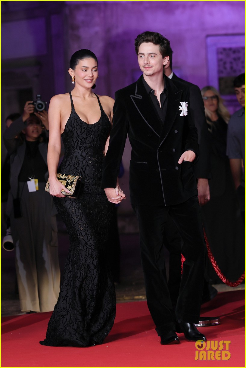 Kylie Jenner & Timothee Chalamet Make Red Carpet Debut as a Couple During Event in Italy: Photo ...