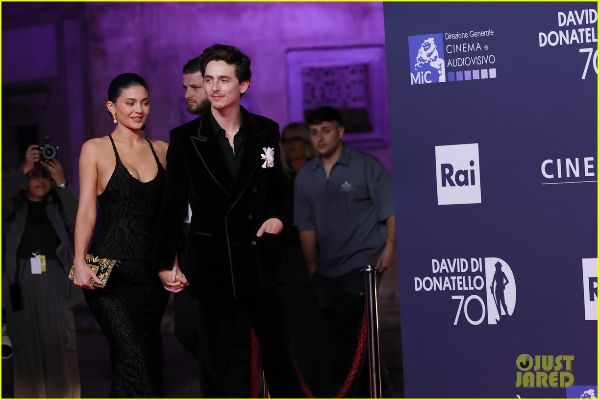 Kylie Jenner & Timothee Chalamet Make Red Carpet Debut as a Couple During Event in Italy: Photo ...