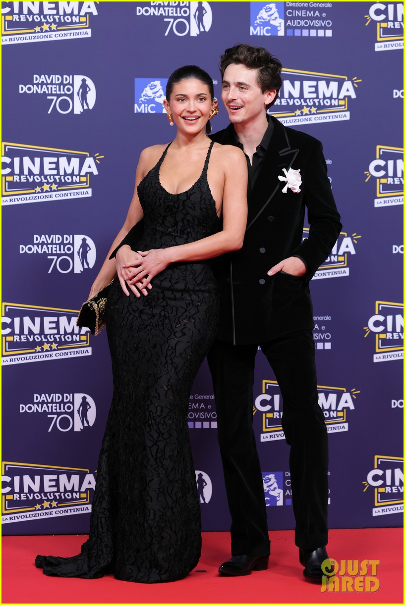 Kylie Jenner & Timothee Chalamet Make Red Carpet Debut as a Couple During Event in Italy: Photo ...