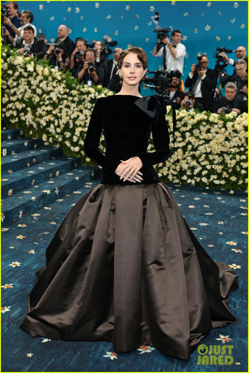 Lana Del Rey Reunites With Alessandro Michele For Second Met Gala ...