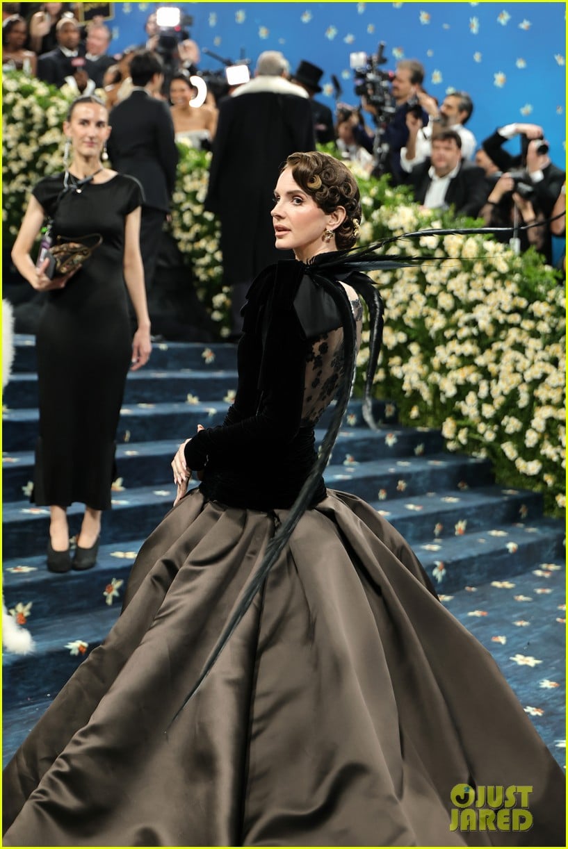 Lana Del Rey Reunites With Alessandro Michele For Second Met Gala ...