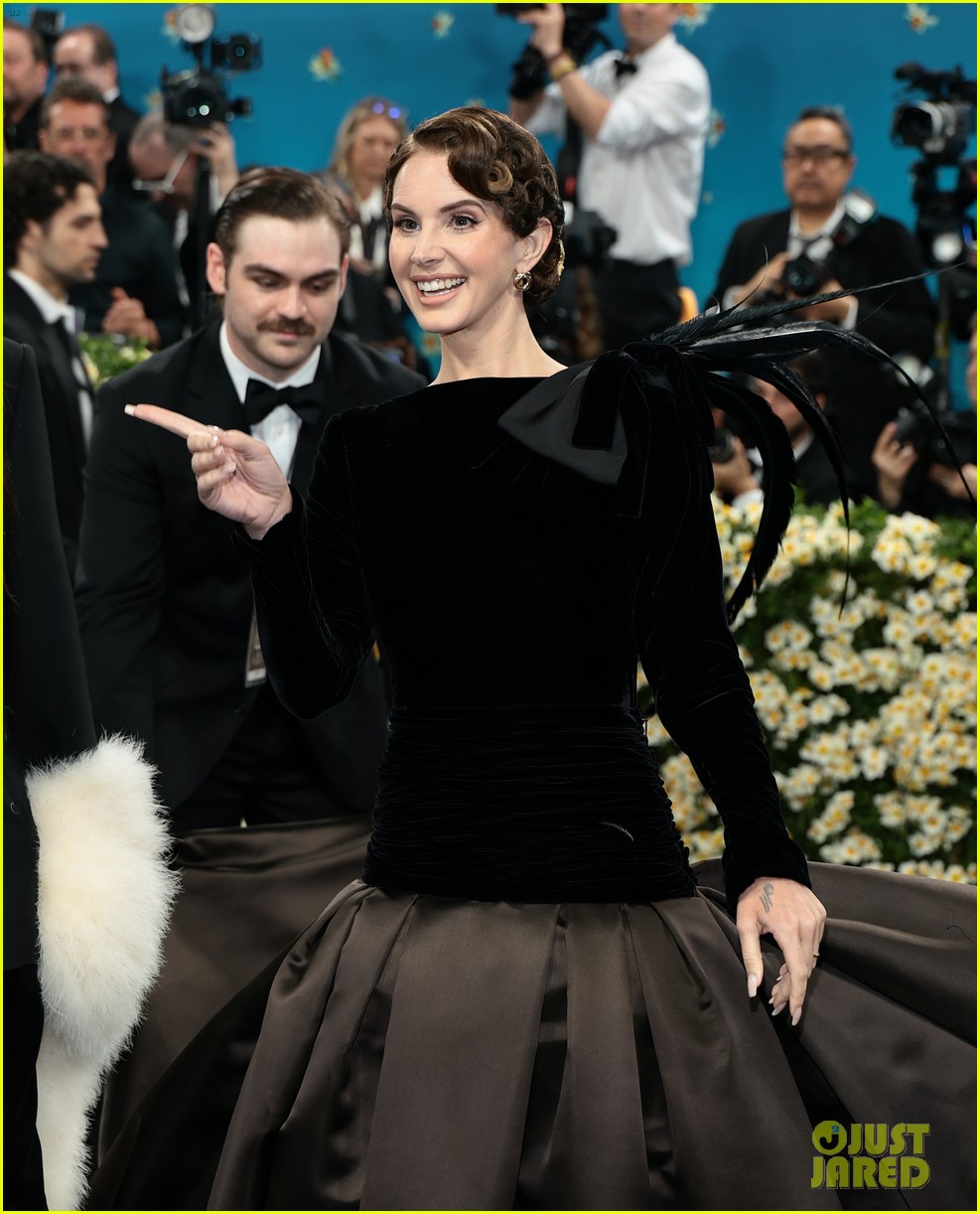 Lana Del Rey Reunites With Alessandro Michele For Second Met Gala ...