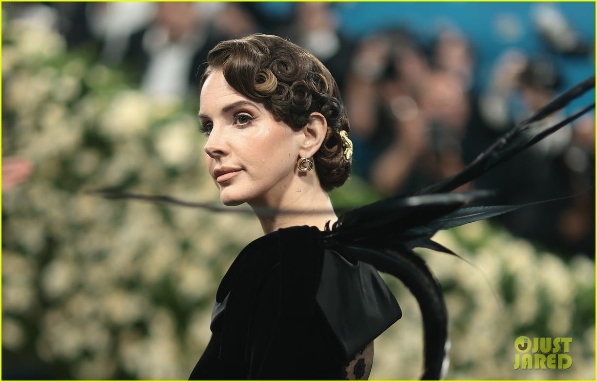 Lana Del Rey Reunites With Alessandro Michele For Second Met Gala ...