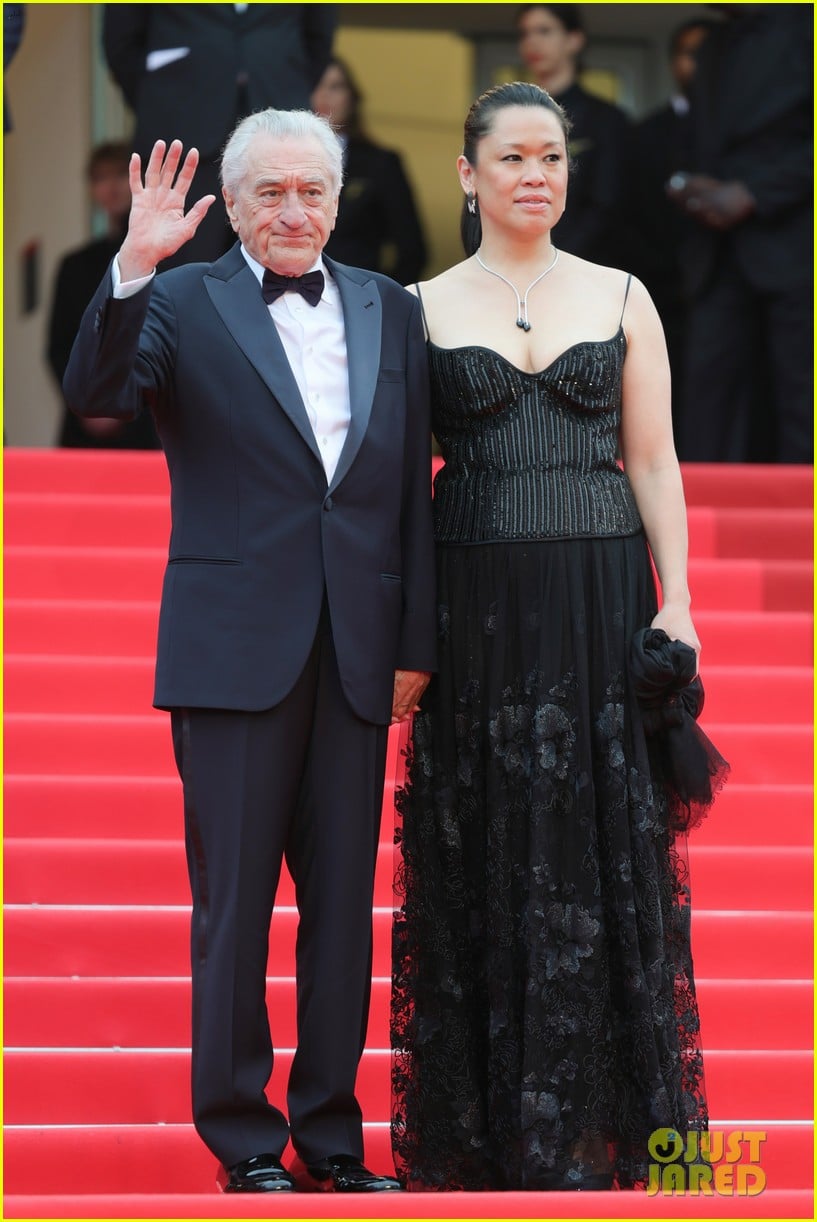 Leonardo DiCaprio Presents Robert De Niro with Cannes' Honorary Palme d’Or, Robert Uses Speech ...