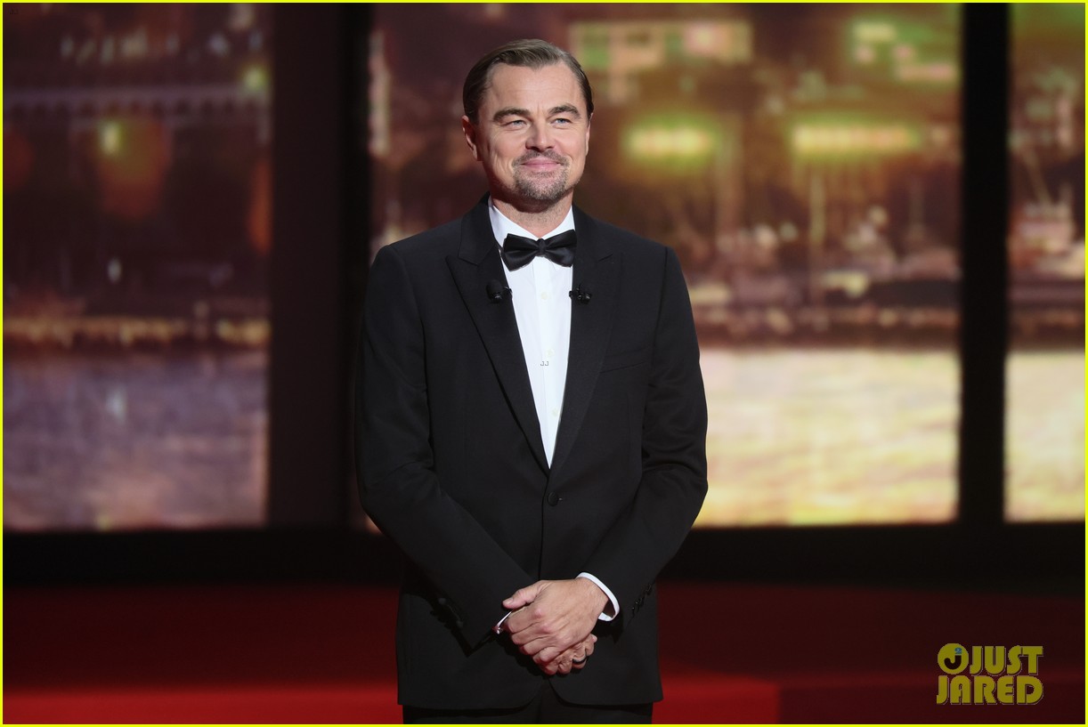Leonardo DiCaprio Presents Robert De Niro with Cannes' Honorary Palme d ...