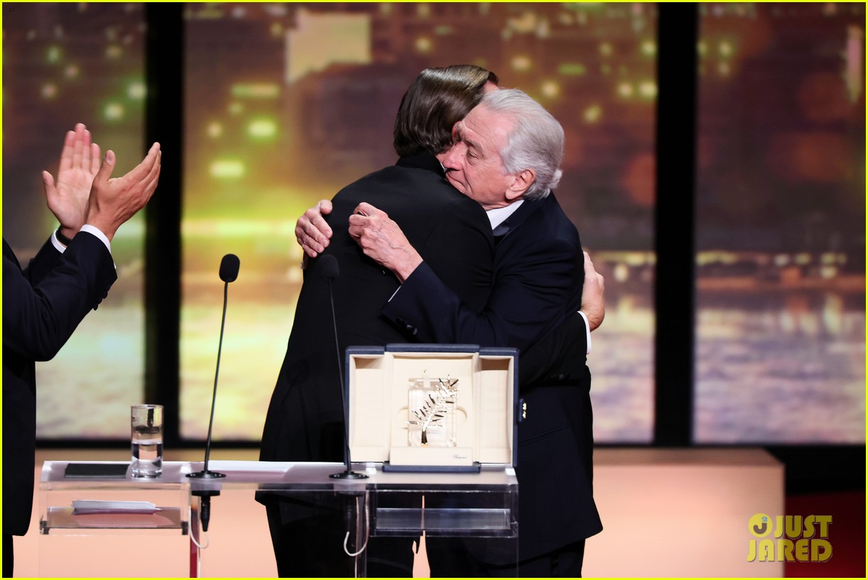 Leonardo DiCaprio Presents Robert De Niro with Cannes' Honorary Palme d ...