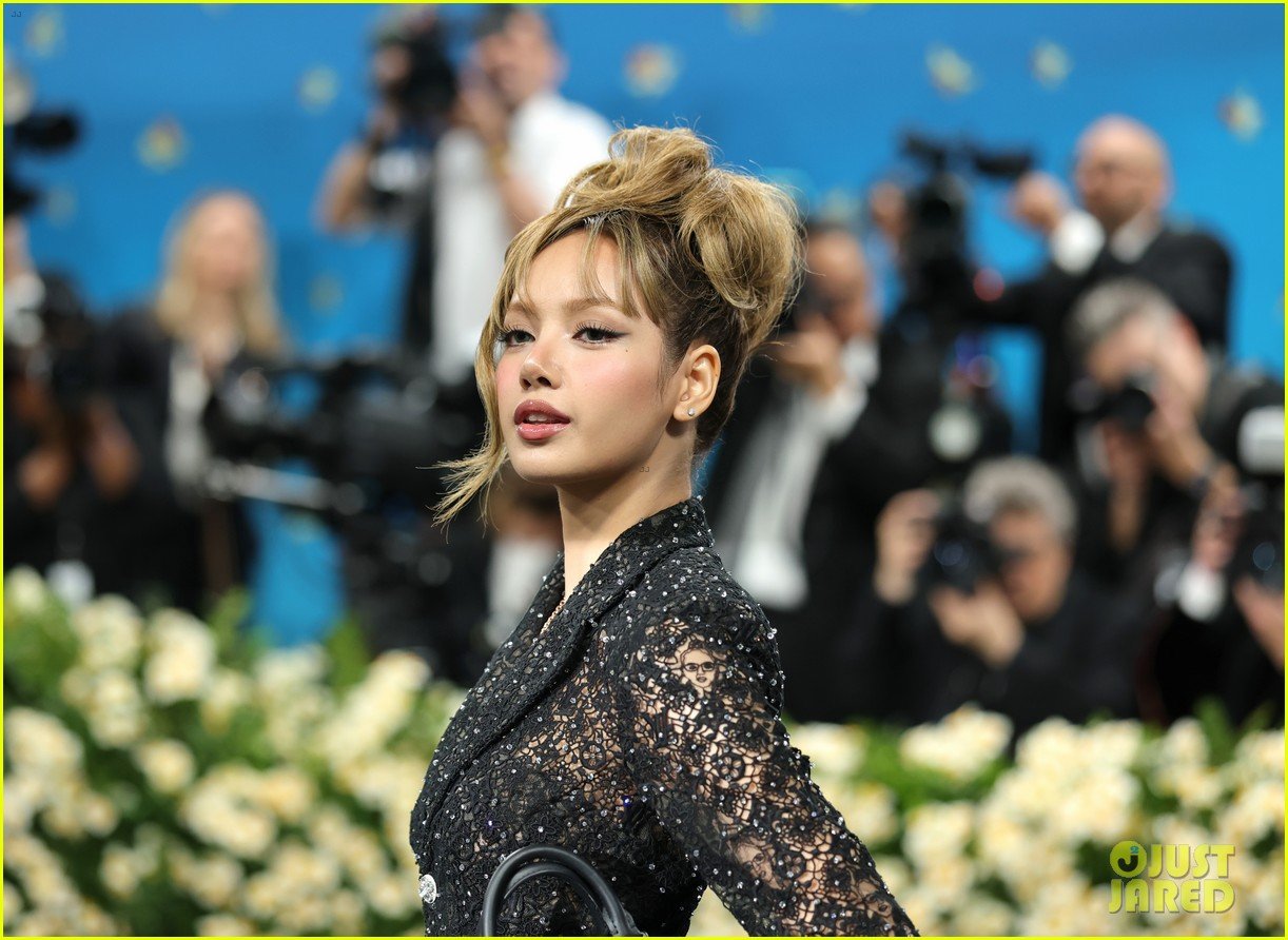 Is Lisa Really Wearing Rosa Parks' Face on Her Crotch at Met Gala 2025 ...