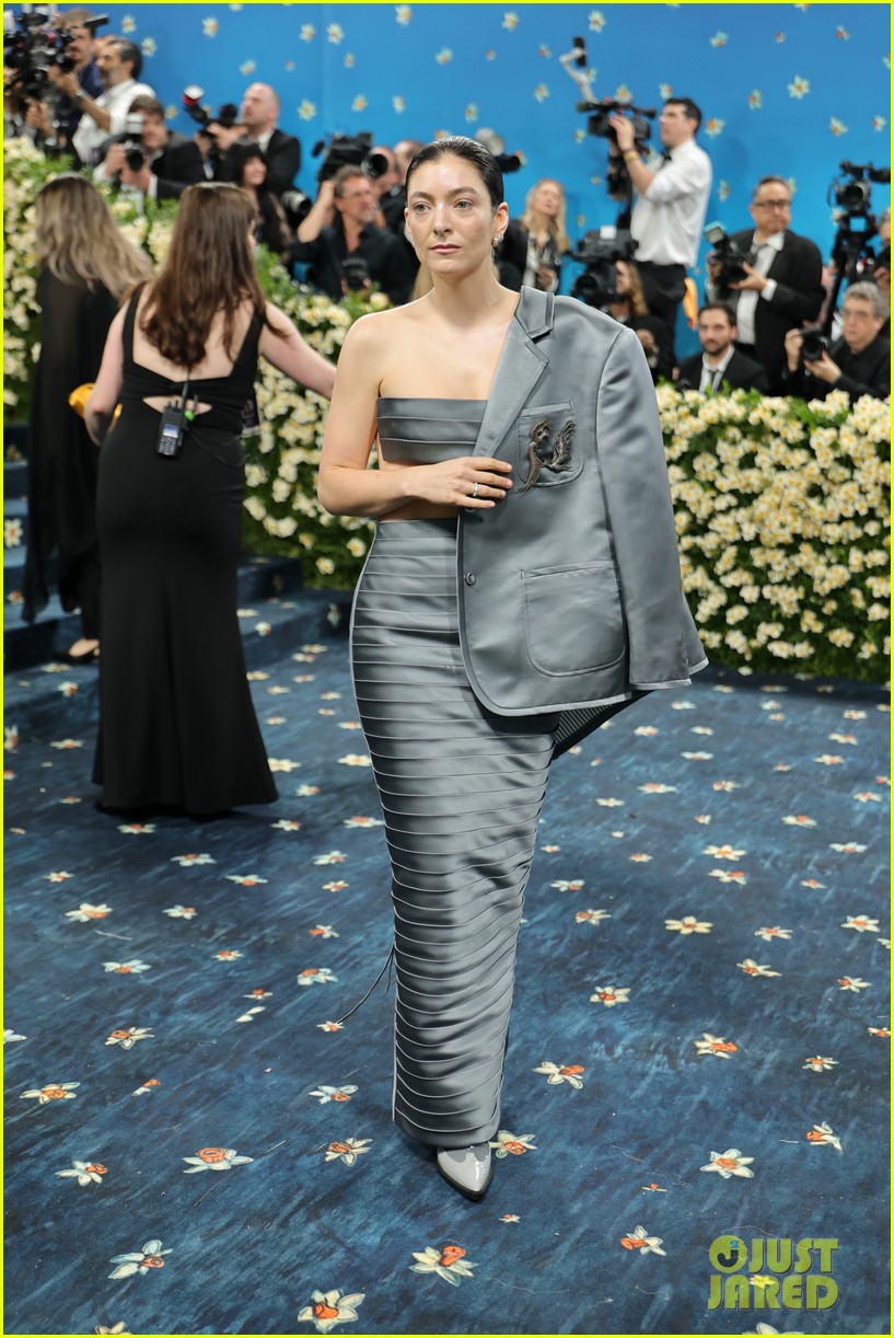 Lorde Wears Floating Top For Met Gala 2025, Her Fourth Appearance at ...