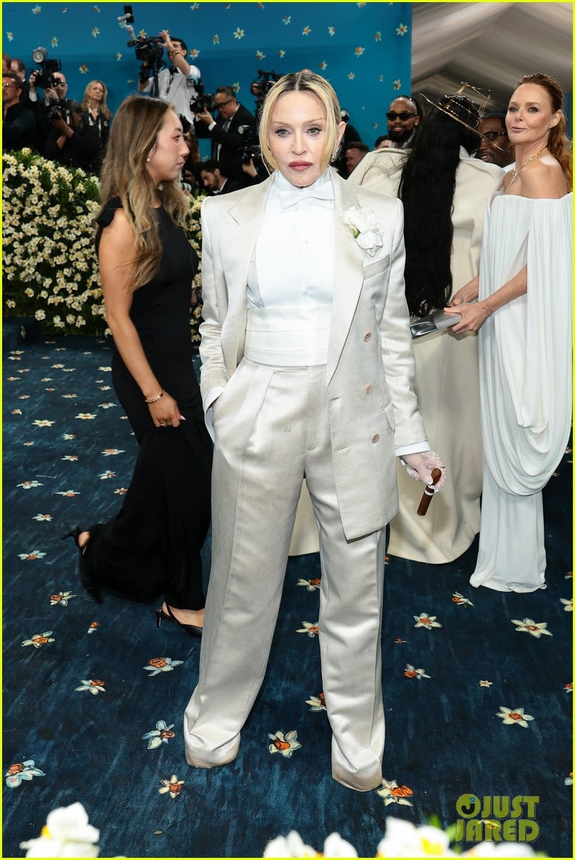 Madonna Suits Up With a Cigar for the Met Gala 2025 Red Carpet: Photo ...