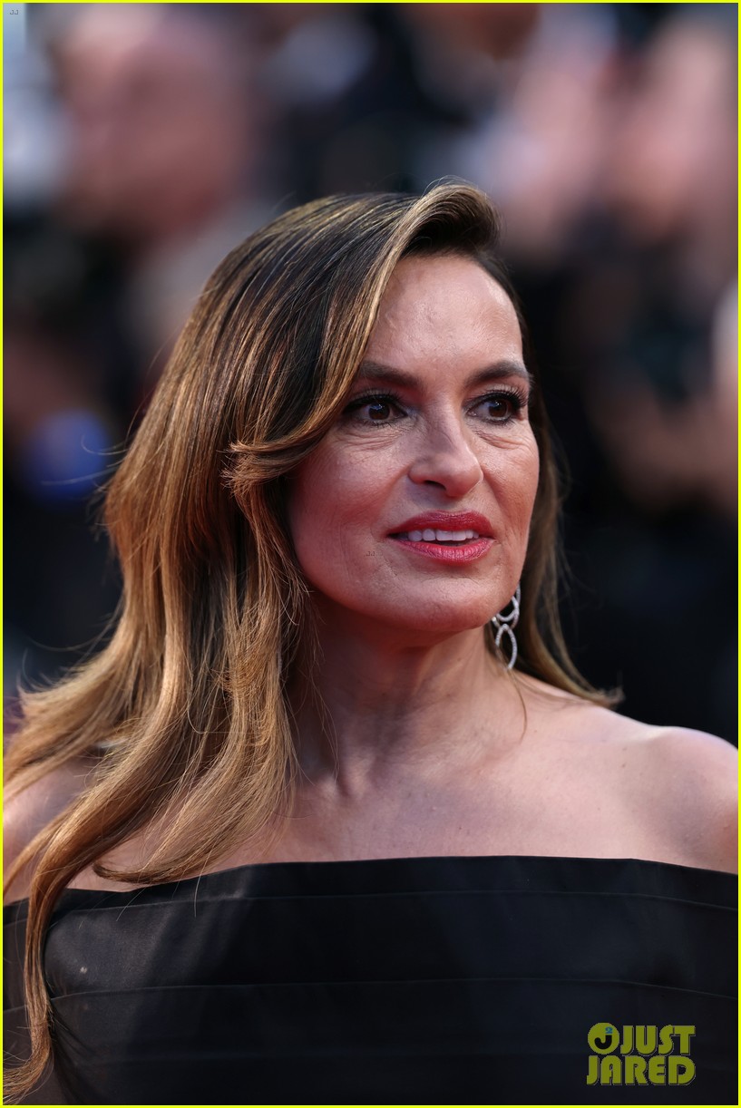 Mariska Hargitay Makes Rare Red Carpet Appearance with All 3 Kids ...