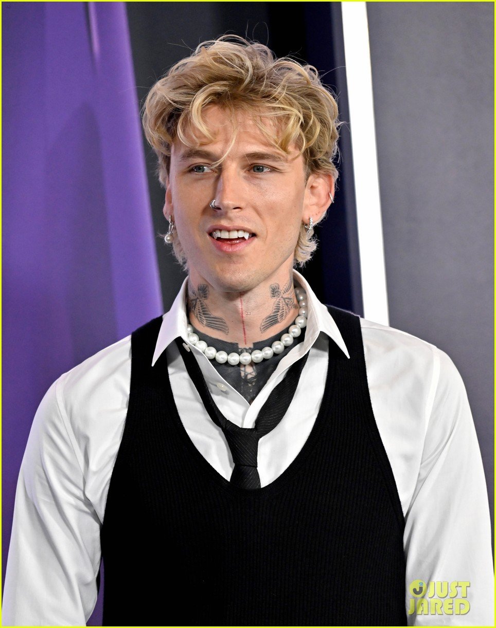 Machine Gun Kelly Explains Why He Skipped AMAs 2025, Despite Walking ...