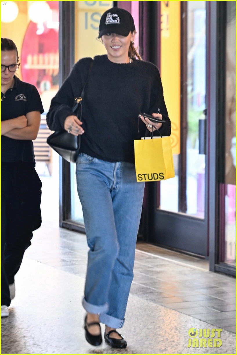 Miley Cyrus Buys New Jewelry at a Piercing Shop in LA!: Photo 5162558 ...