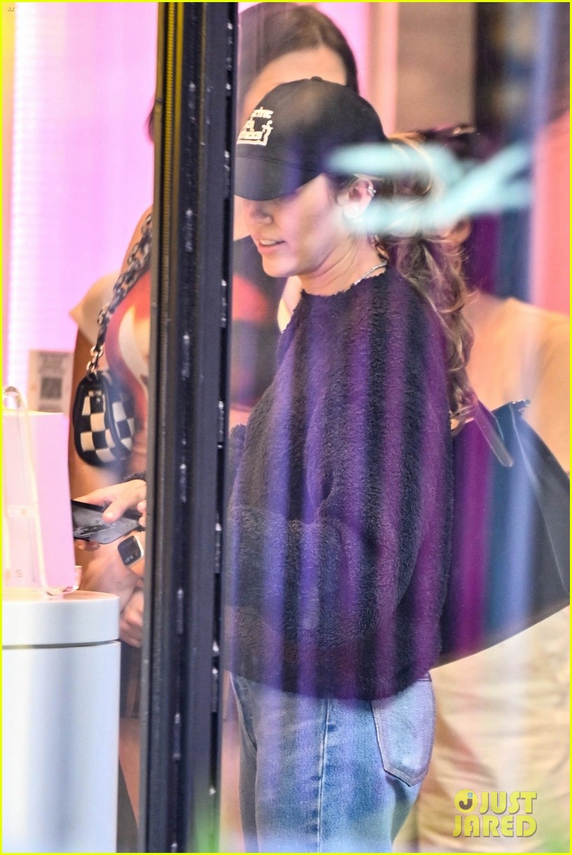 Miley Cyrus Buys New Jewelry at a Piercing Shop in LA!: Photo 5162561 ...