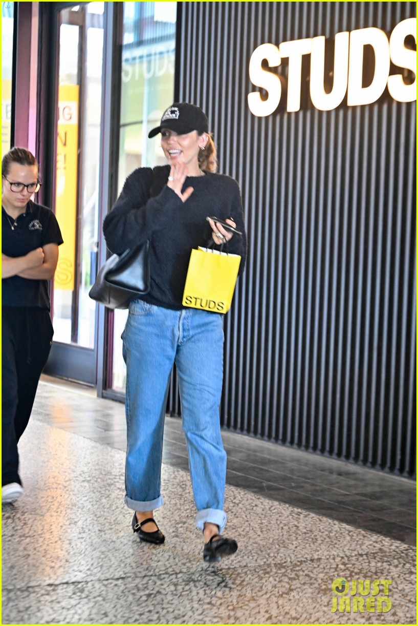 Miley Cyrus Buys New Jewelry at a Piercing Shop in LA!: Photo 5162587 ...