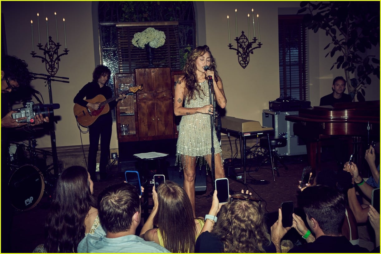 Miley Cyrus & TikTok Throw Surprise Performance for Fans at Chateau ...