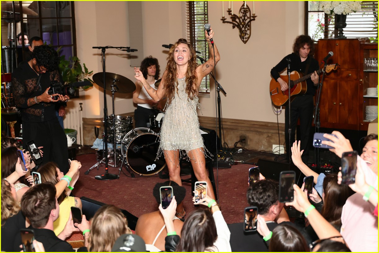 Miley Cyrus & TikTok Throw Surprise Performance for Fans at Chateau ...