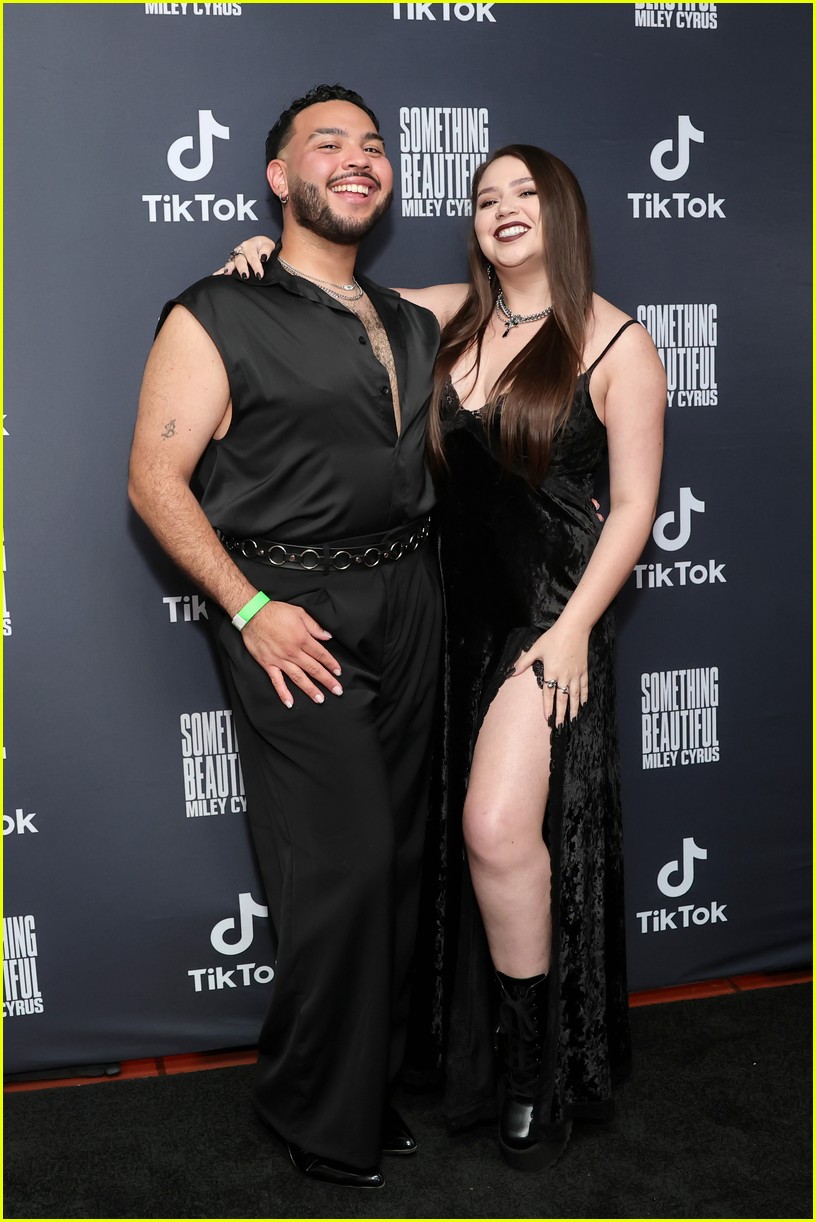 Miley Cyrus & TikTok Throw Surprise Performance for Fans at Chateau ...