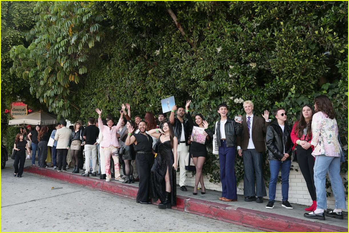 Miley Cyrus & TikTok Throw Surprise Performance for Fans at Chateau ...