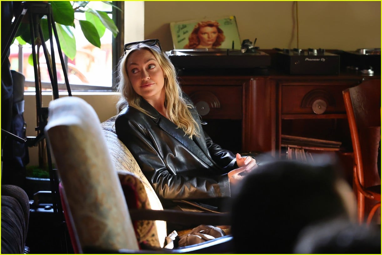 Miley Cyrus & TikTok Throw Surprise Performance for Fans at Chateau ...