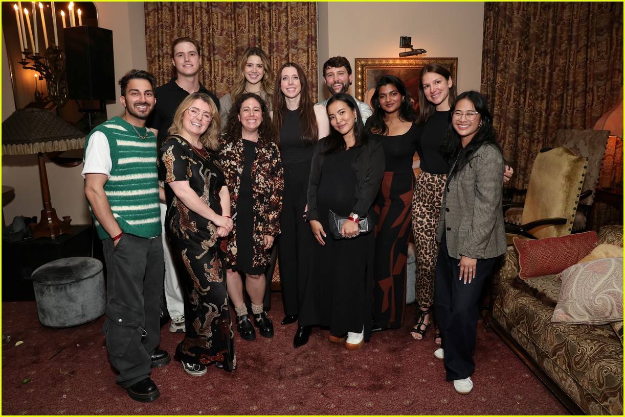 Miley Cyrus & TikTok Throw Surprise Performance for Fans at Chateau ...