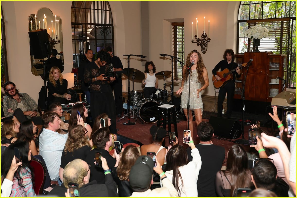 Miley Cyrus & TikTok Throw Surprise Performance for Fans at Chateau ...