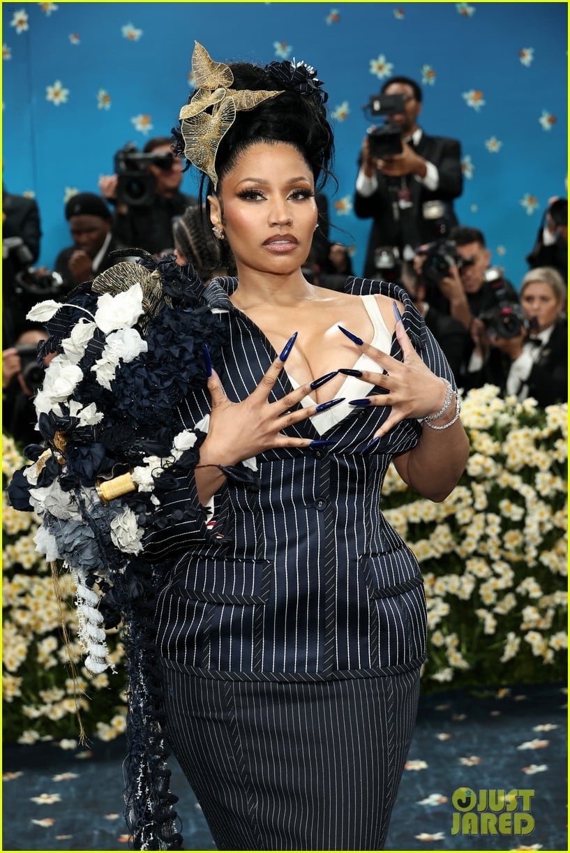 Nicki Minaj is a Beauty in Thom Browne at Met Gala 2025: Photo 5153906 ...