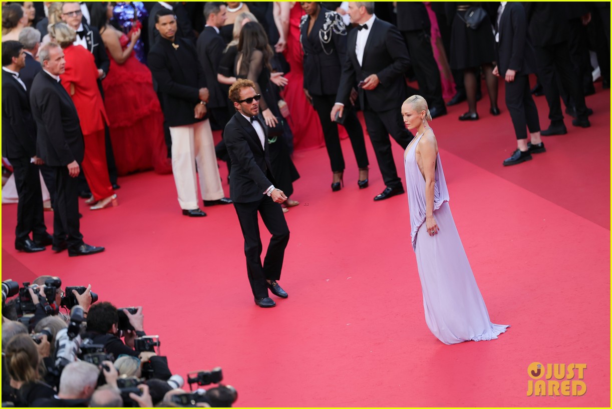 Tom Cruise & 'Mission: Impossible' Cast Have Fun on Cannes 2025 Red ...