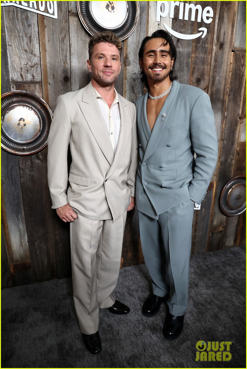 Ryan Phillippe & Son Deacon Attend Premiere of Their New Show ...
