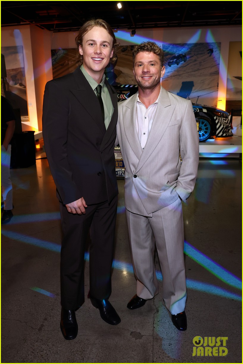 Ryan Phillippe & Son Deacon Attend Premiere of Their New Show ...
