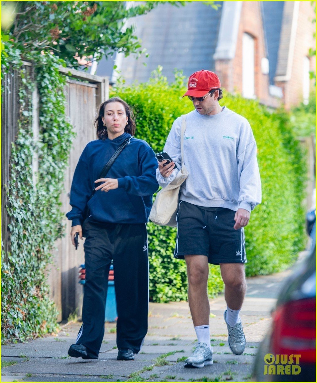 Bridgerton's Luke Newton Spotted with Girlfriend Antonia Roumelioti ...