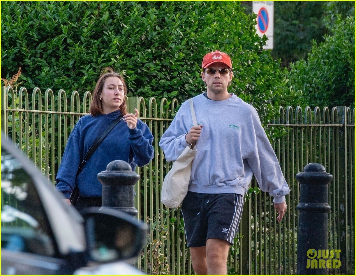 Bridgerton's Luke Newton Spotted with Girlfriend Antonia Roumelioti ...