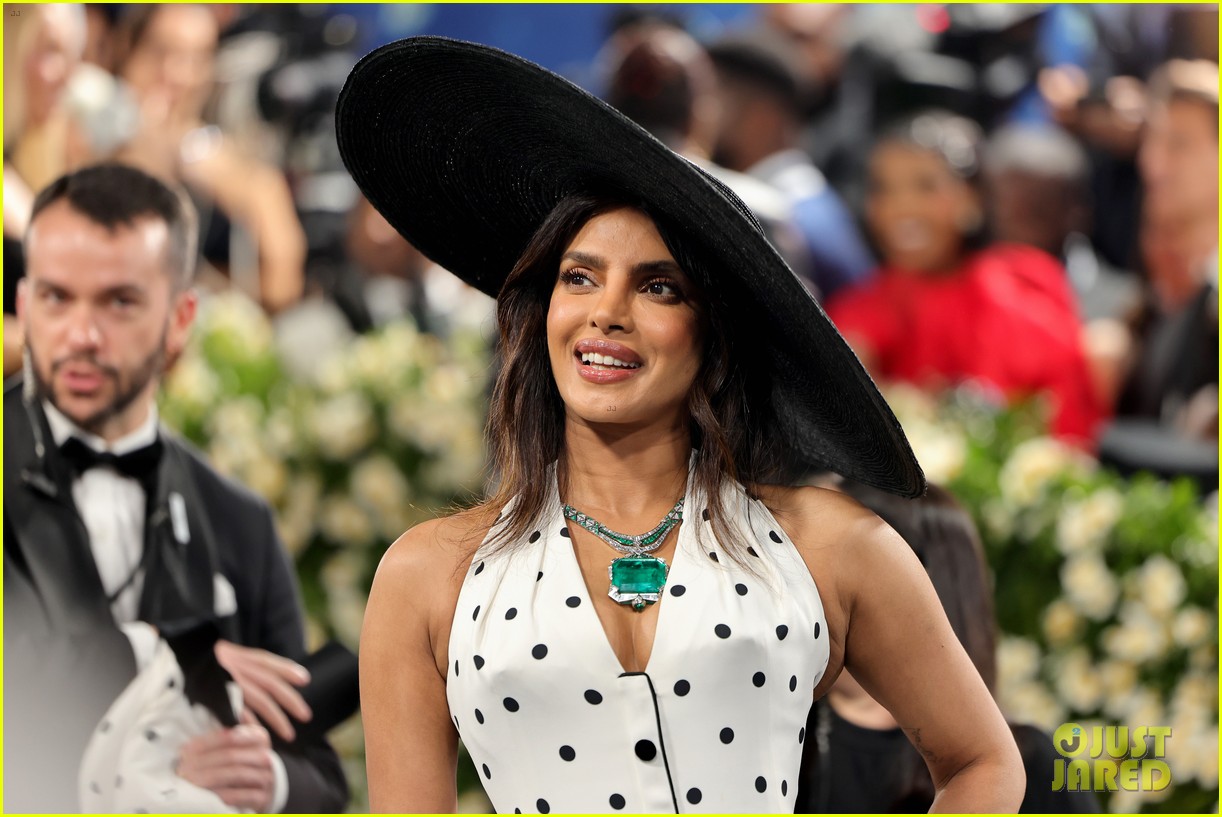 Nick Jonas & Priyanka Chopra Couple Up For Date Night at Met Gala 2025 ...