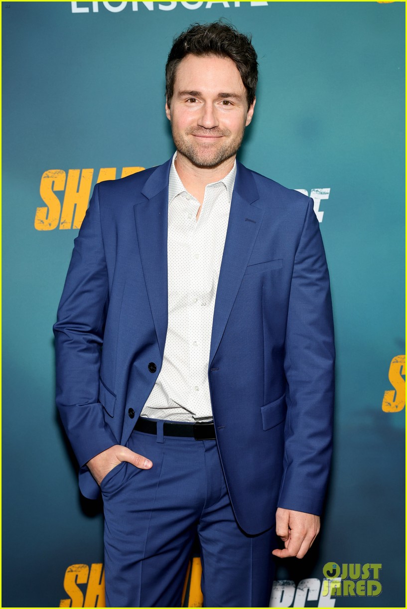 Kerry Washington Gets Surprise Visit from 'Scandal' Co-Star Scott Foley ...