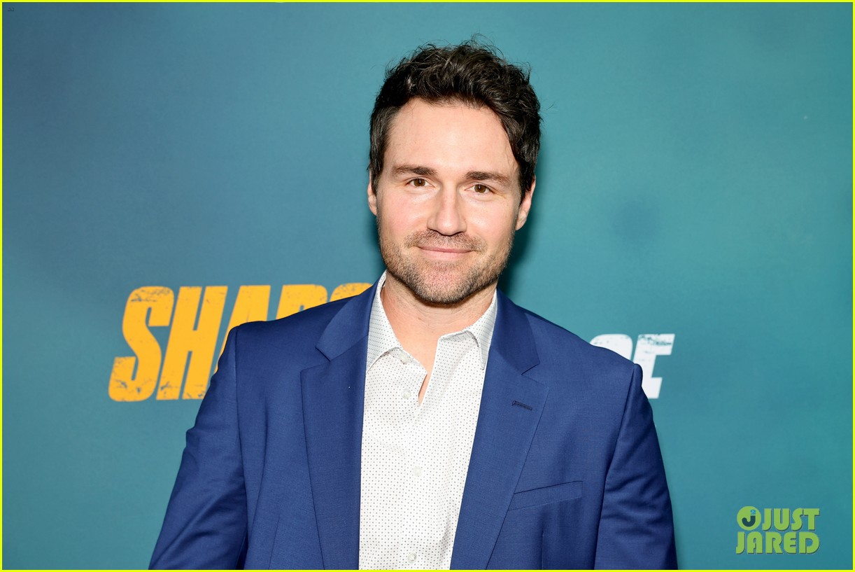 Kerry Washington Gets Surprise Visit from 'Scandal' Co-Star Scott Foley ...