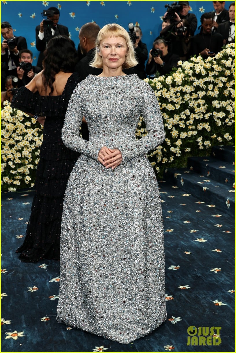 Pamela Anderson Explains New Hairstyle at Met Gala 2025: 'I Wanted ...