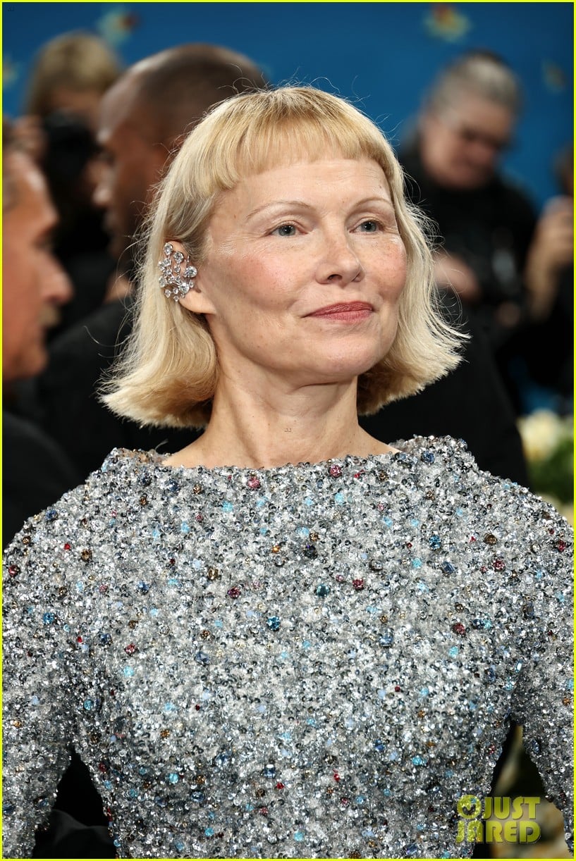 Pamela Anderson Explains New Hairstyle at Met Gala 2025: 'I Wanted ...