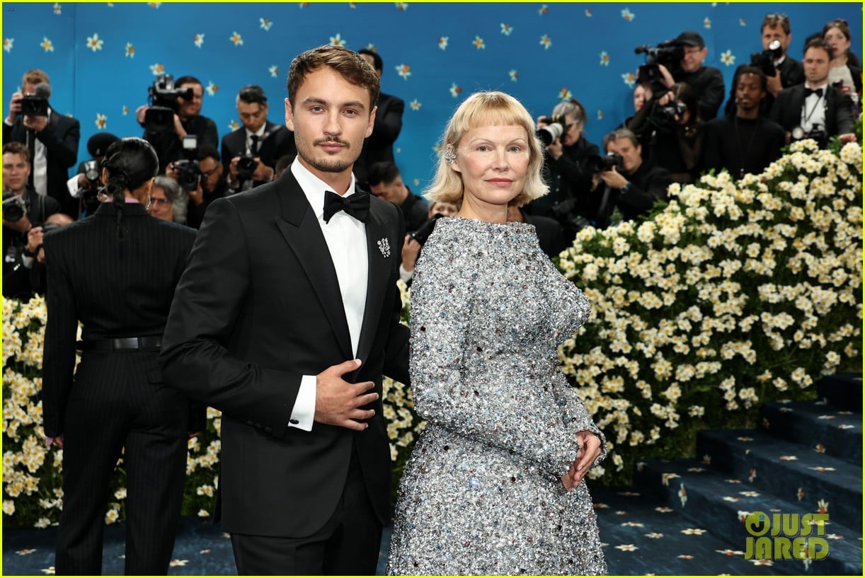 Pamela Anderson Explains New Hairstyle at Met Gala 2025: 'I Wanted ...