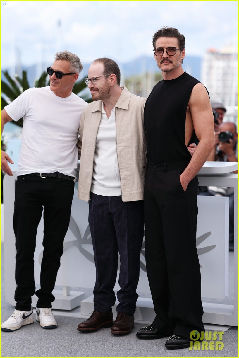 Pedro Pascal Shows Off His Arms at 'Eddington' Photocall with Co-Stars Emma Stone, Joaquin ...