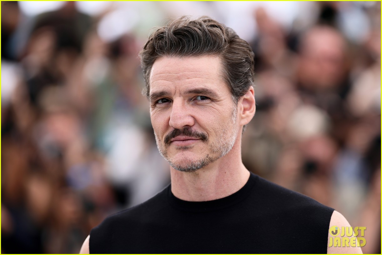 Pedro Pascal Shows Off His Arms at 'Eddington' Photocall with Co-Stars ...