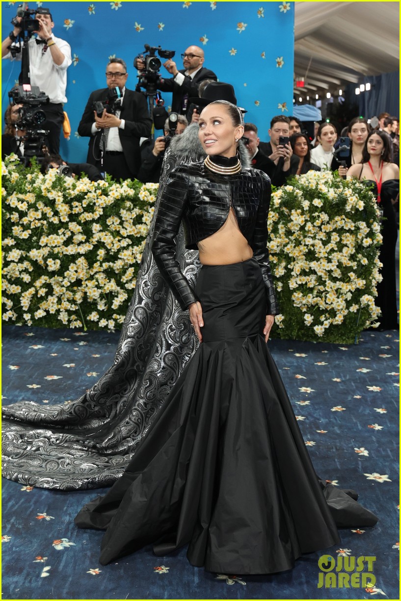 Patrick Schwarzenegger & Ex Miley Cyrus Reunite at Met Gala 2025 for a ...