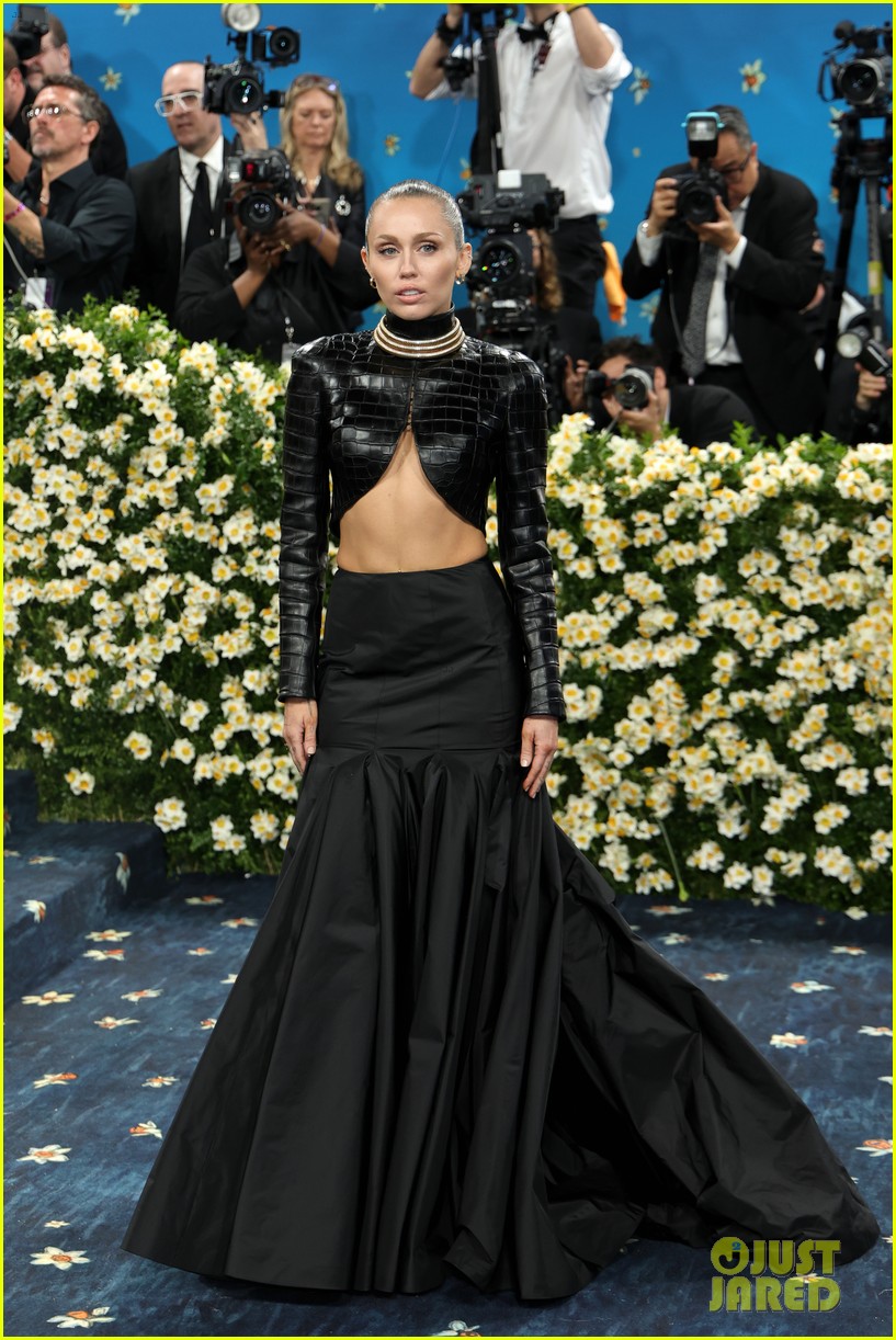 Patrick Schwarzenegger & Ex Miley Cyrus Reunite at Met Gala 2025 for a ...