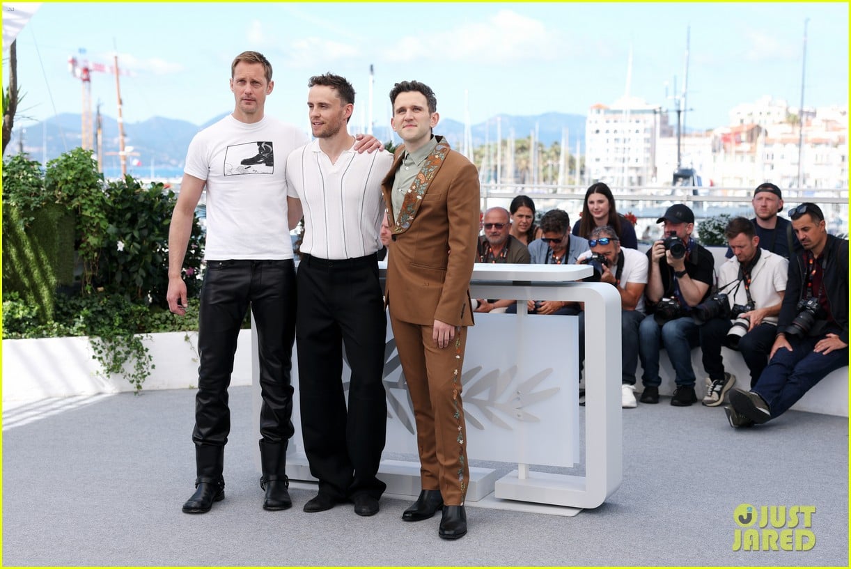 Alexander Skarsgard Kisses Pedro Pascal's Cheek During Standing Ovation ...