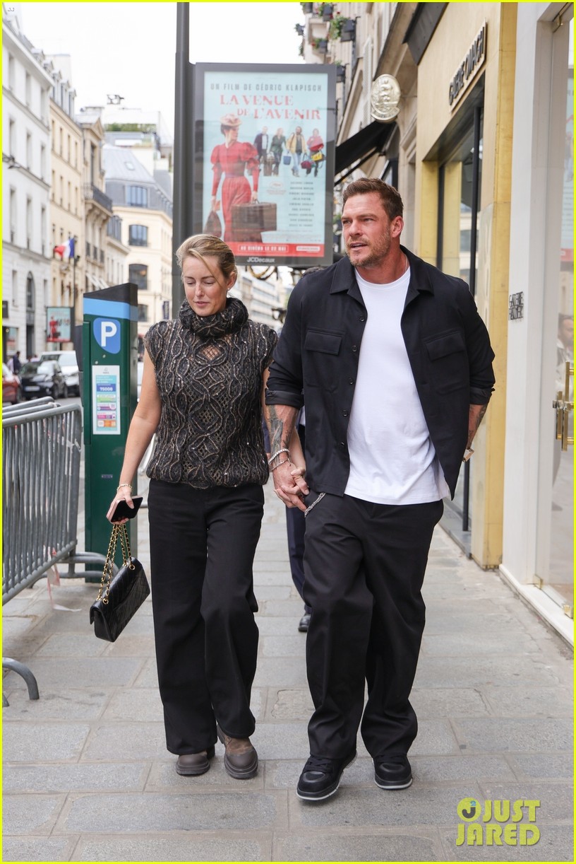 Alan Ritchson & Wife Catherine Hold Hands While Enjoying Romantic ...