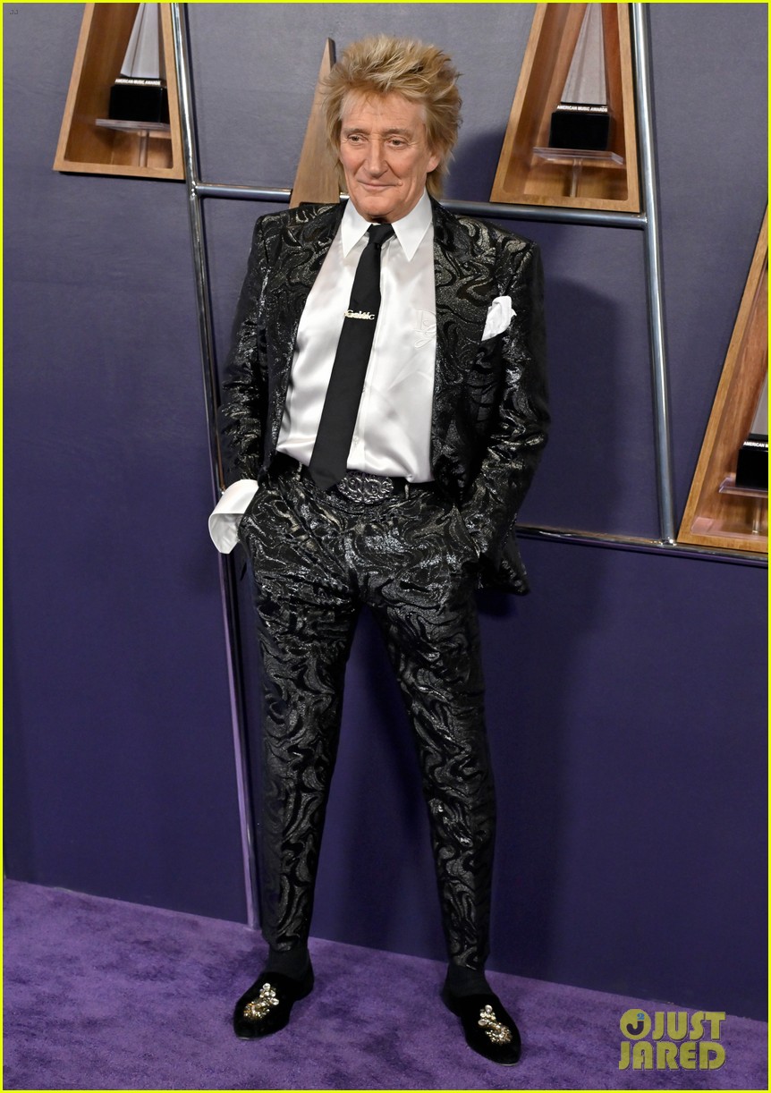Rod Stewart Attends AMAs 2025 Sans Wife Penny Lancaster to Accept Lifetime Achievement Award ...
